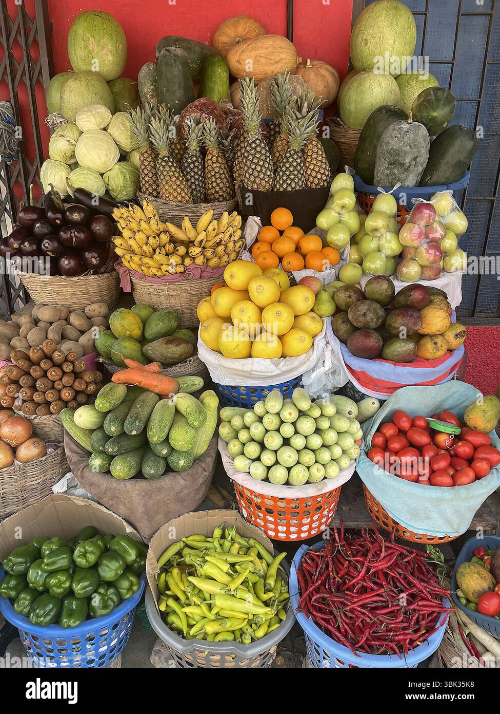 Benin fruit hi-res stock photography and images - Alamy