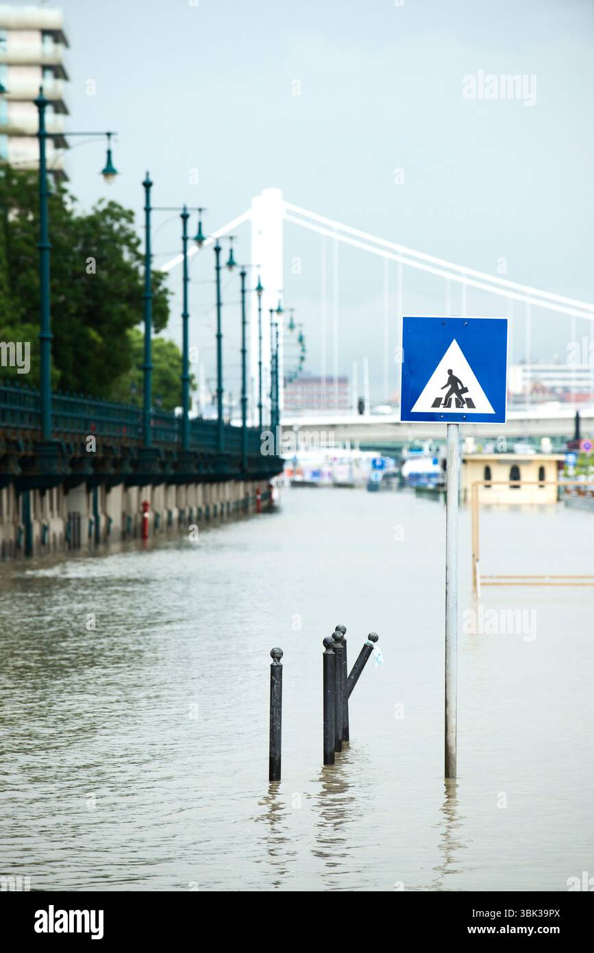 Streets disaster hi-res stock photography and images - Alamy