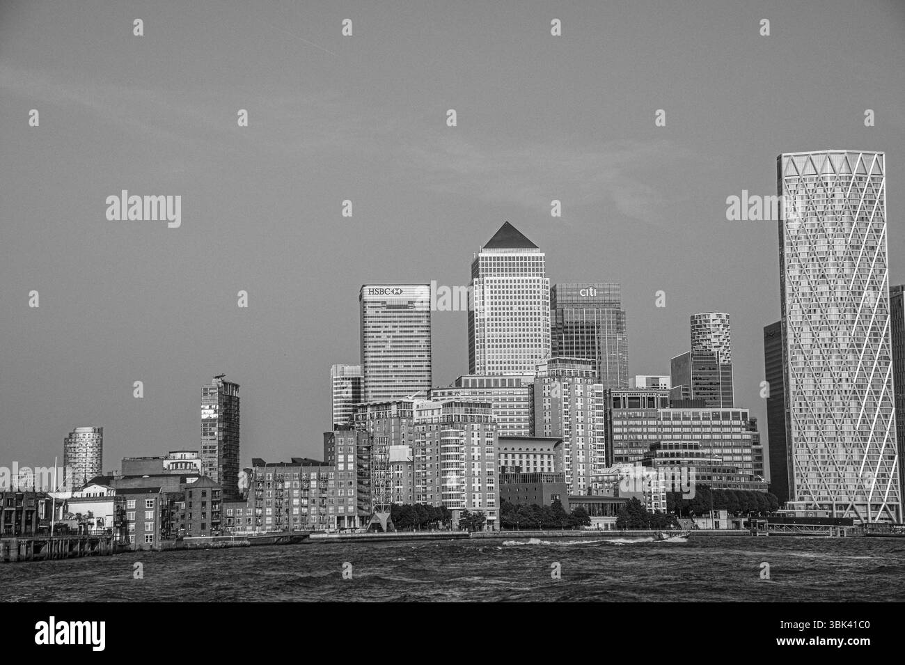 Waterfront buildings canary wharf Black and White Stock Photos & Images ...