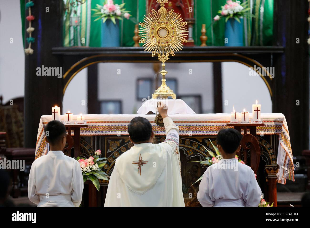 Eucharist (Blessed Sacrament) inside the Monstrance (Ostensory ...