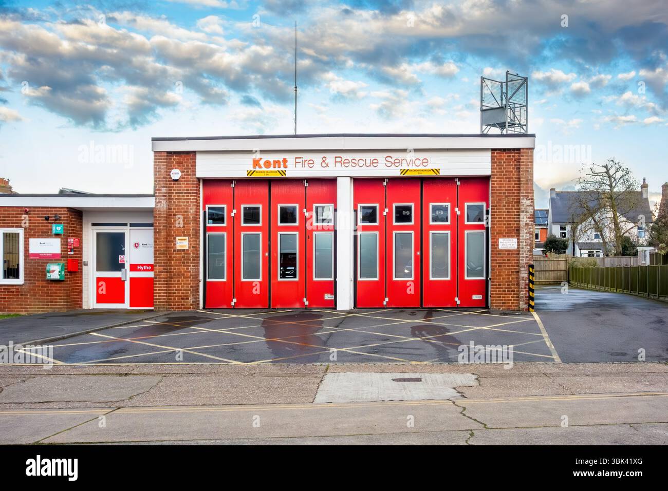 Kent Fire and Rescue Service, a fire brigade station, offers emergency ...