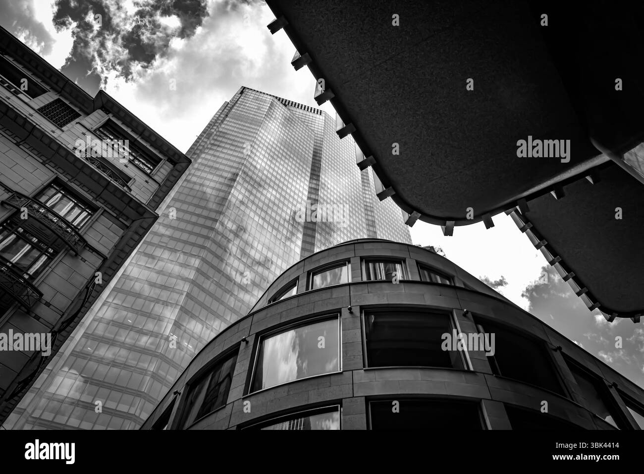 Urban skyline perspective view Black and White Stock Photos & Images ...