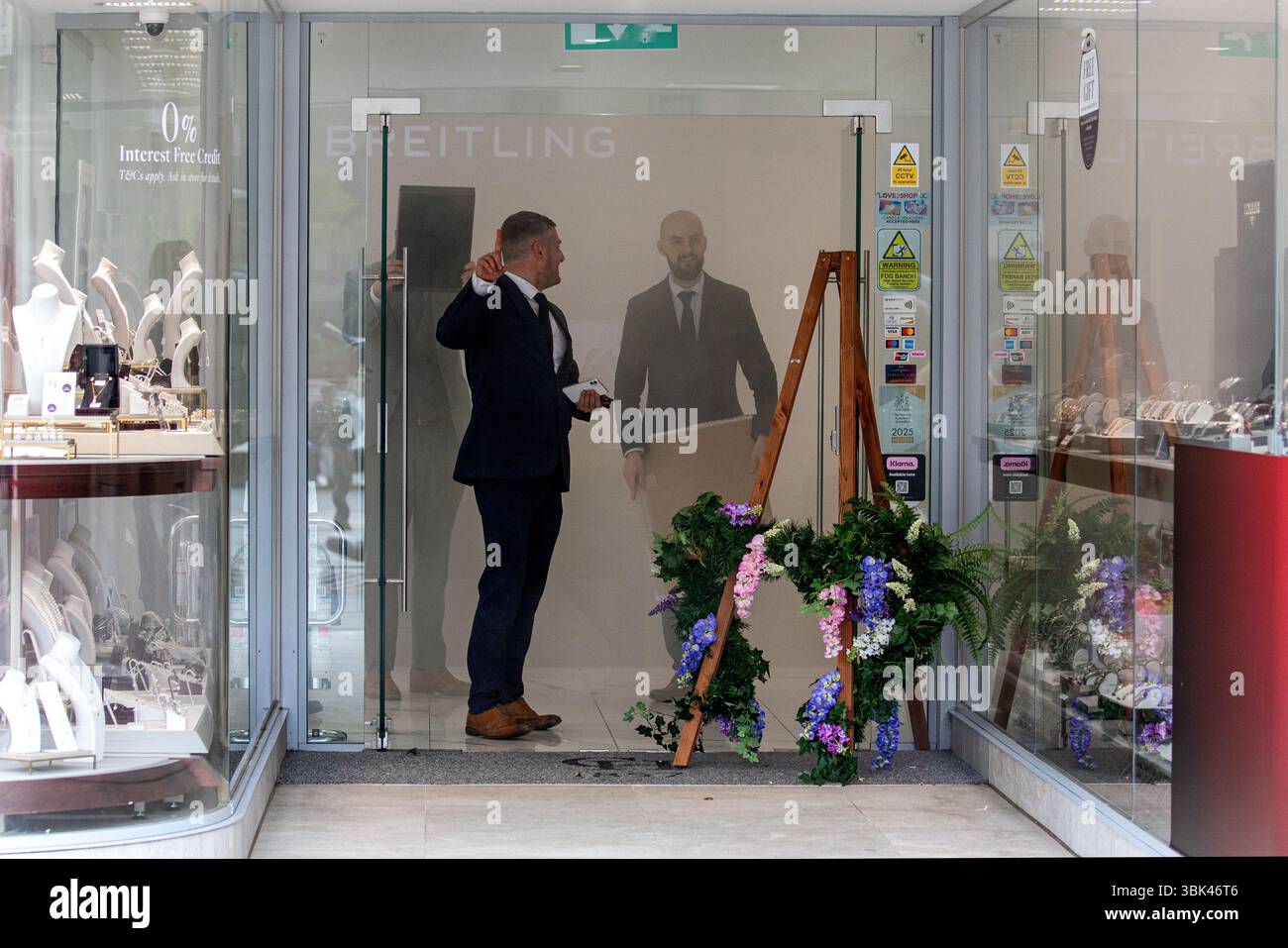 False alarm smoke shop hi-res stock photography and images - Alamy