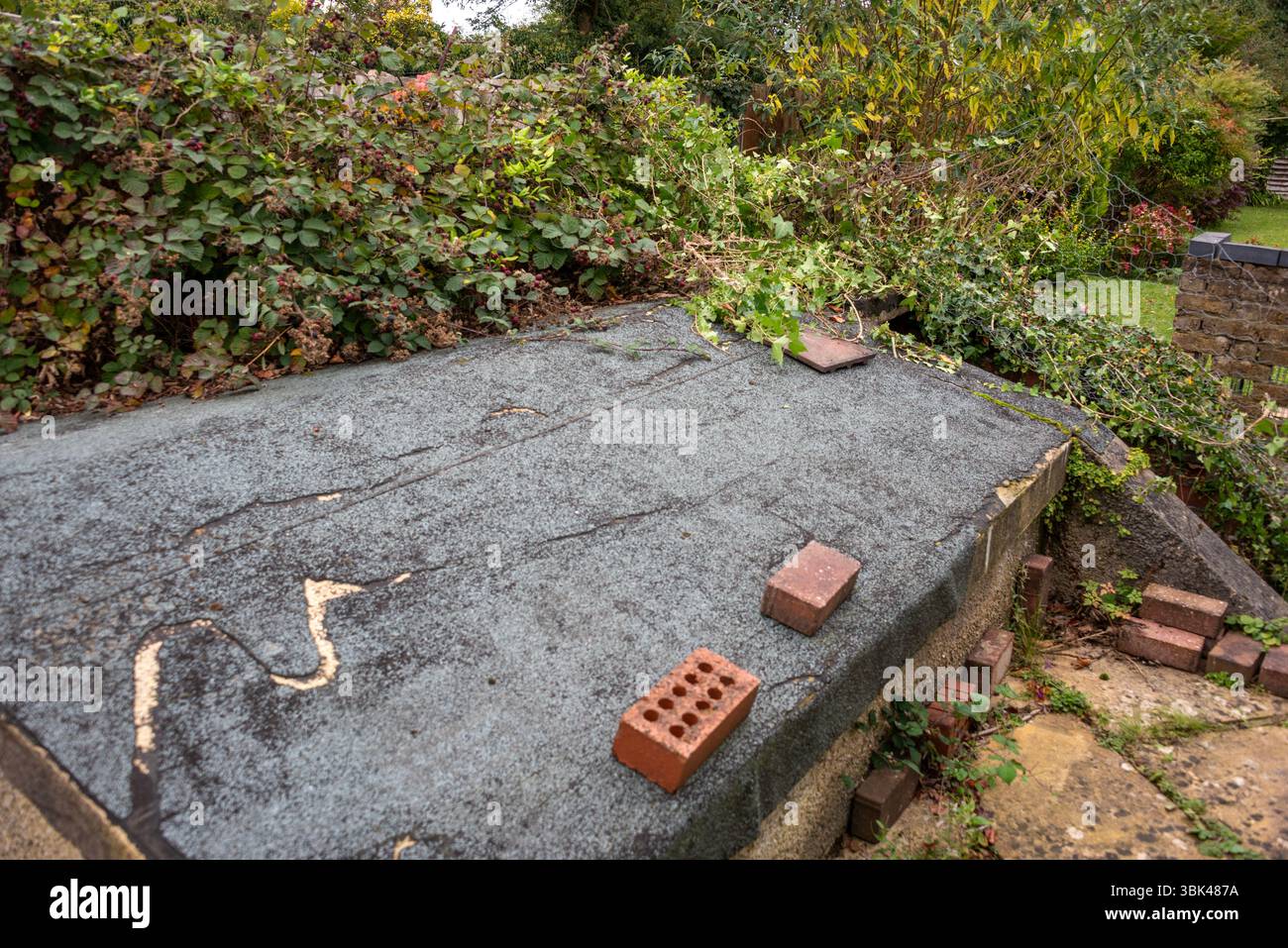 Original World War II air raid shelter in a garden, Oxford, UK Stock ...