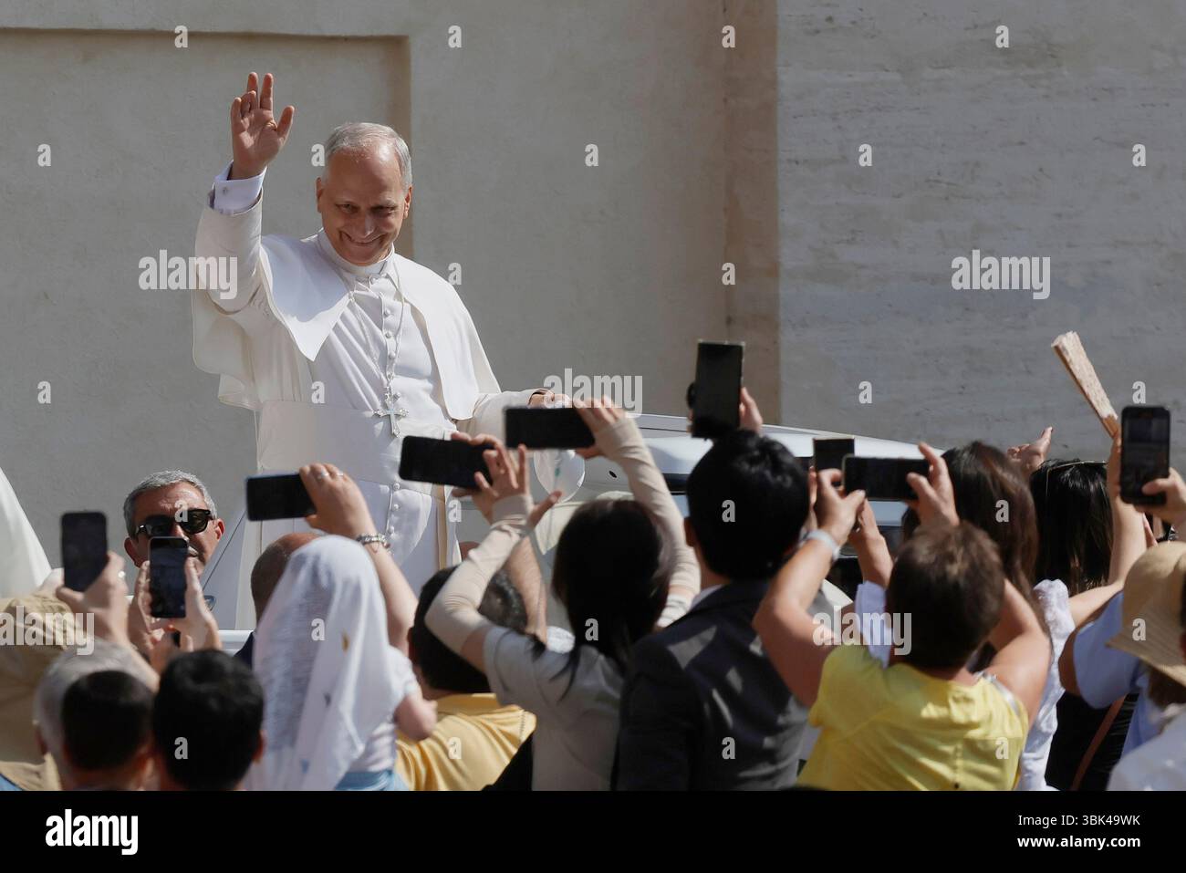 Roma, Italia. 18th June, 2025. General Audience Pope Lion XIV blessing ...