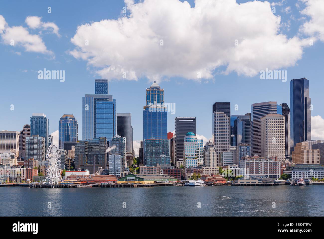 Bright and sunny panoramic view of Seattle skyline from the water ...