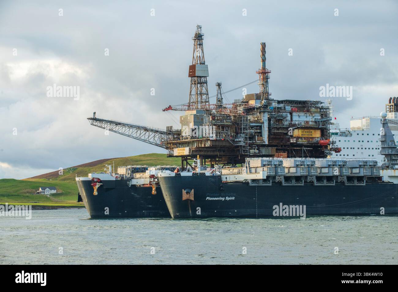 Dales voe lerwick harbour hi-res stock photography and images - Alamy
