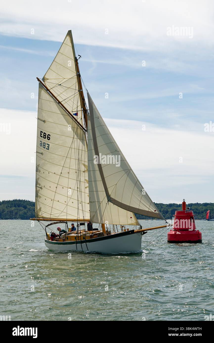 Solent hamble river hi-res stock photography and images - Alamy