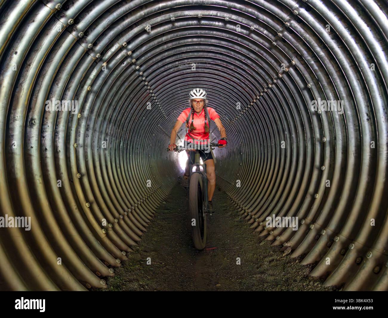 Woman mountaing biking methow valley hi-res stock photography and ...