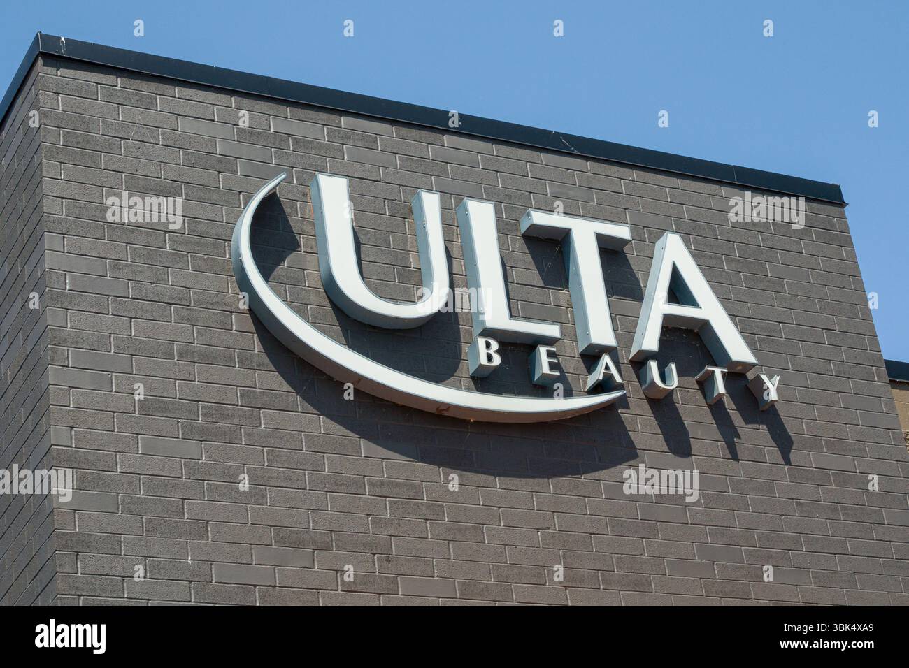 Ulta beauty hi-res stock photography and images - Alamy