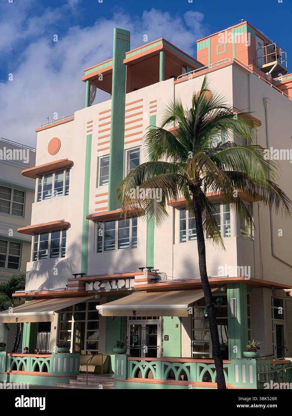 Vibrant Art Deco buildings line the iconic Ocean Drive in Miami Beach ...