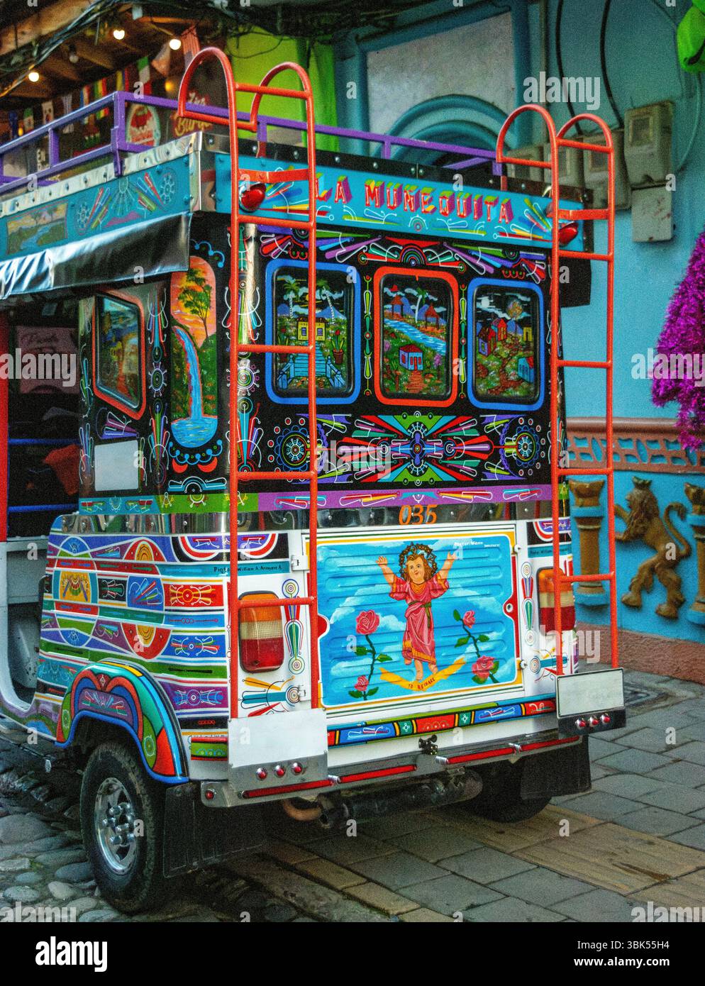 Decorated jeep colombia hi-res stock photography and images - Alamy