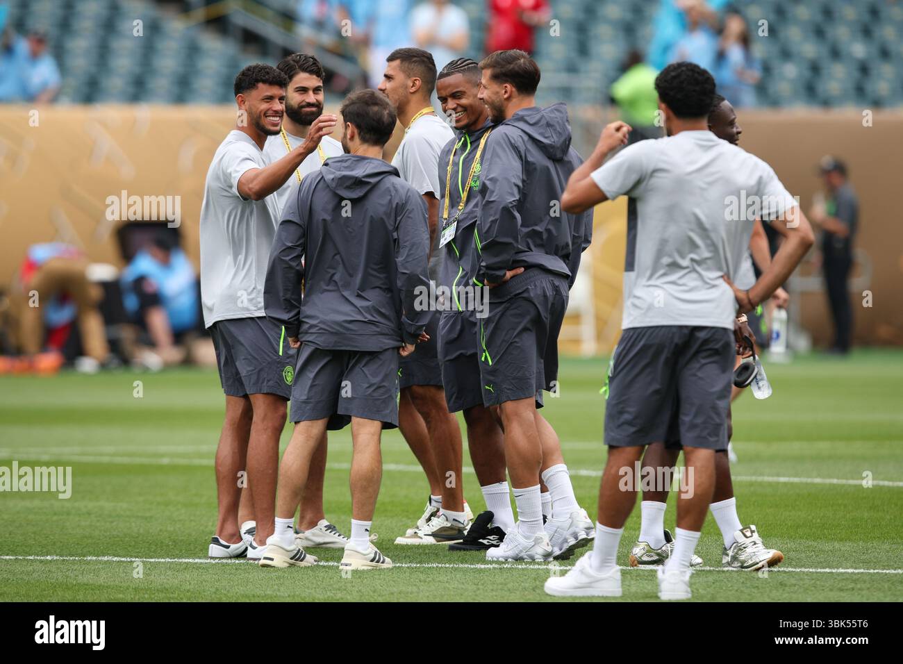 PHILADELPHIA, USA - 18th June 2025: Manchester City players inspect the ...