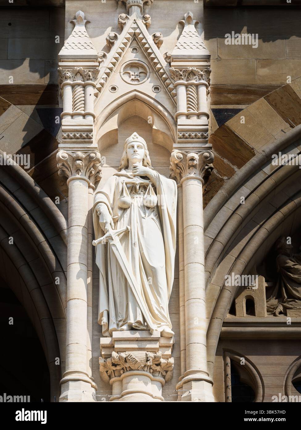 Justice, a statue on the outside wall of the Guildhall, Northampton ...