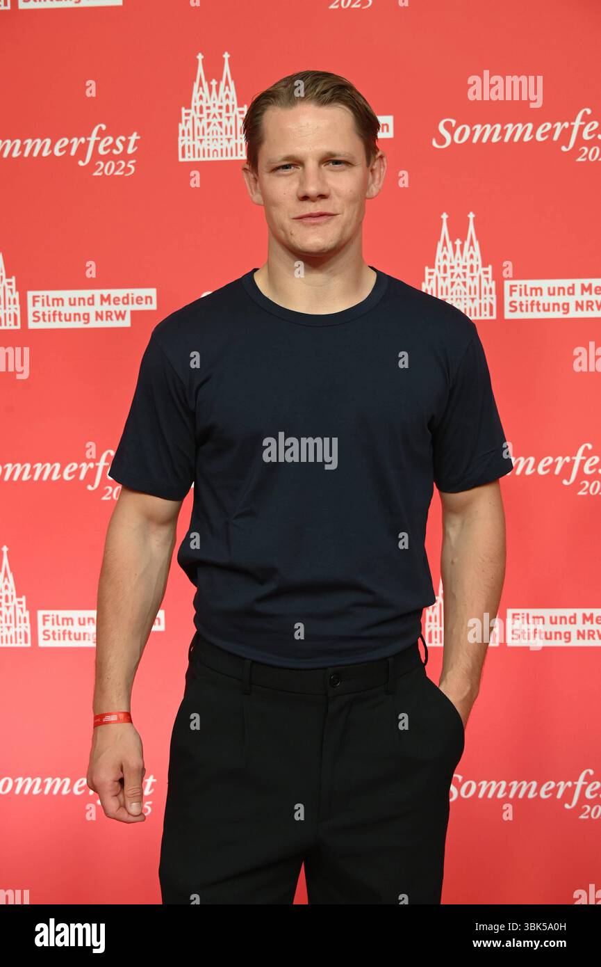 Schauspieler Maximilian Max von der Groeben kommt zum Sommerfest 2025 ...