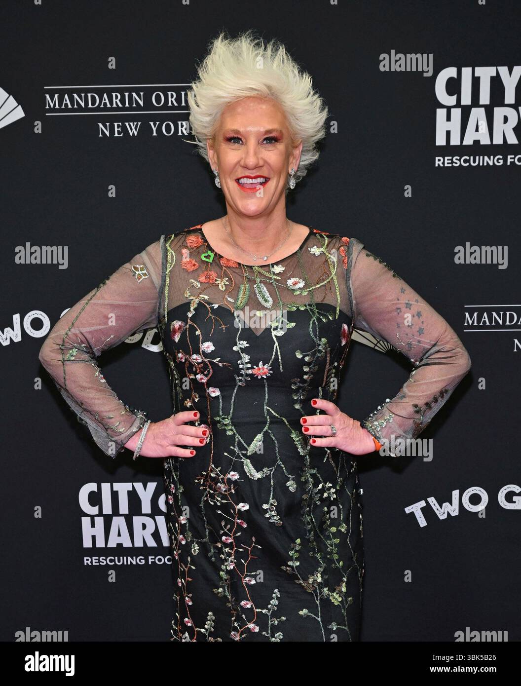 JUNE 17th 2025: Celebrity chef Anne Burrell has died at the age of 55 ...