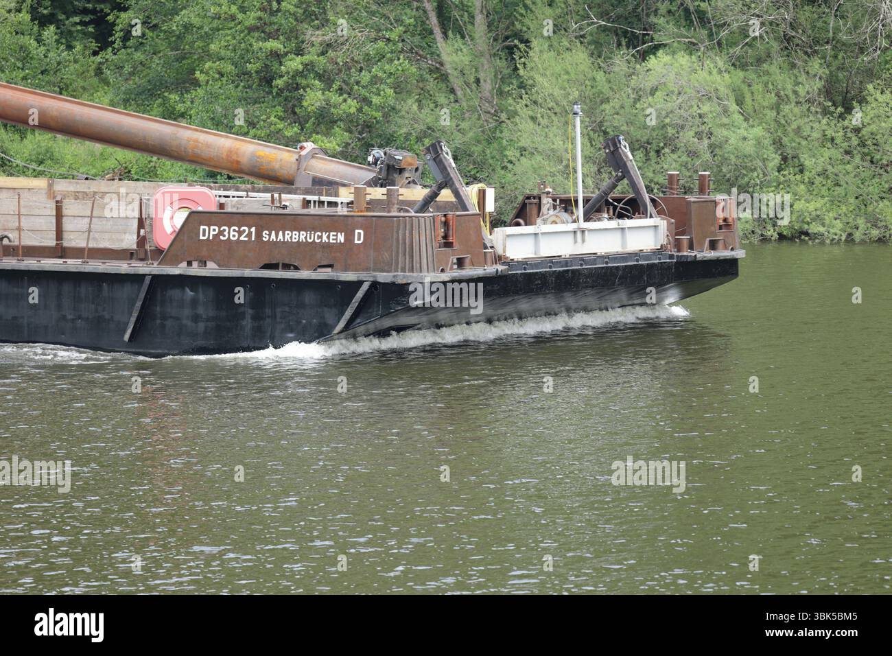 Boat bow wave water hi-res stock photography and images - Alamy