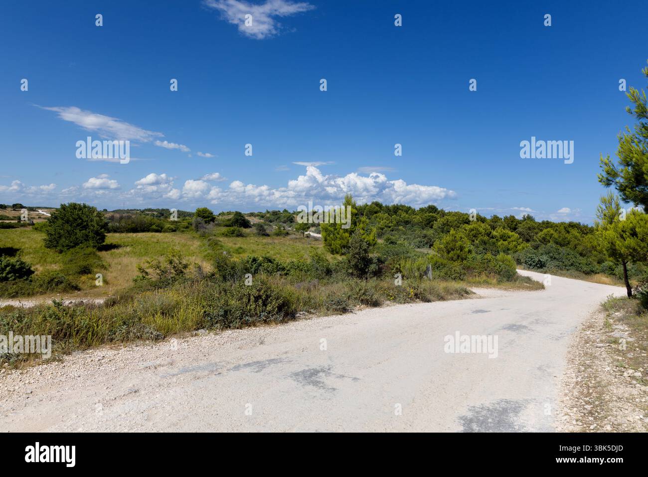 Hot and dusty road hi-res stock photography and images - Alamy