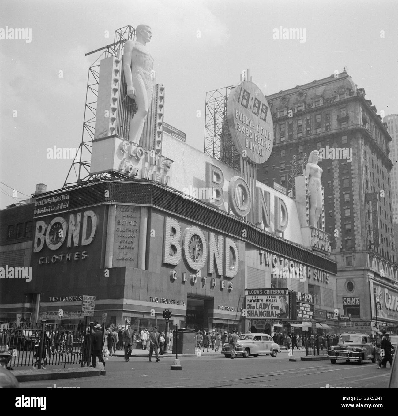 Bond Clothing Store in Times Square, Seen from Broadway. Archive ...