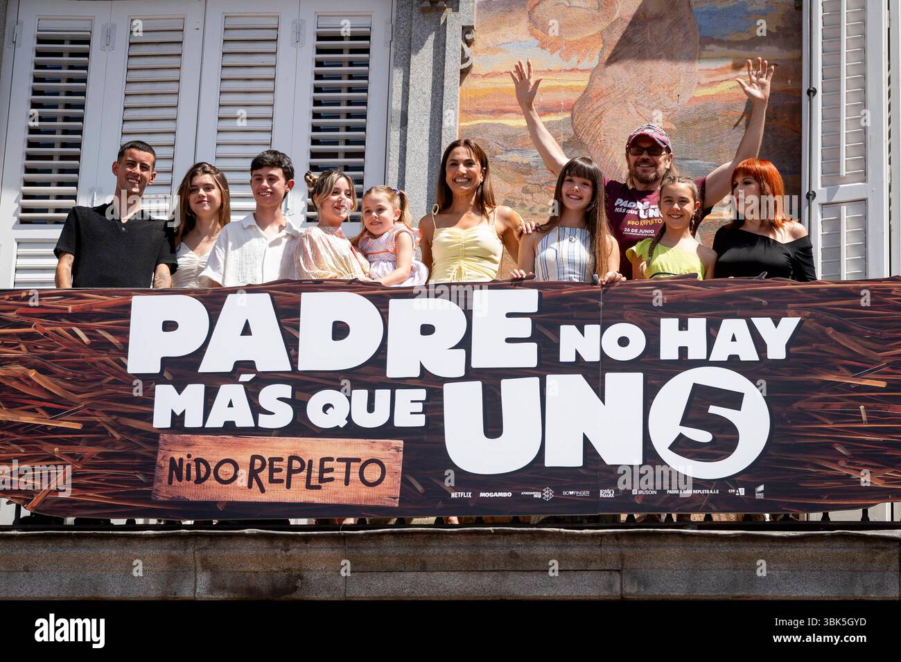 Padre no hay mas que uno 5 Nido Repleto Premiere, Madrid, Spain - 18 Jun 2025 El Cejas, Calma ...