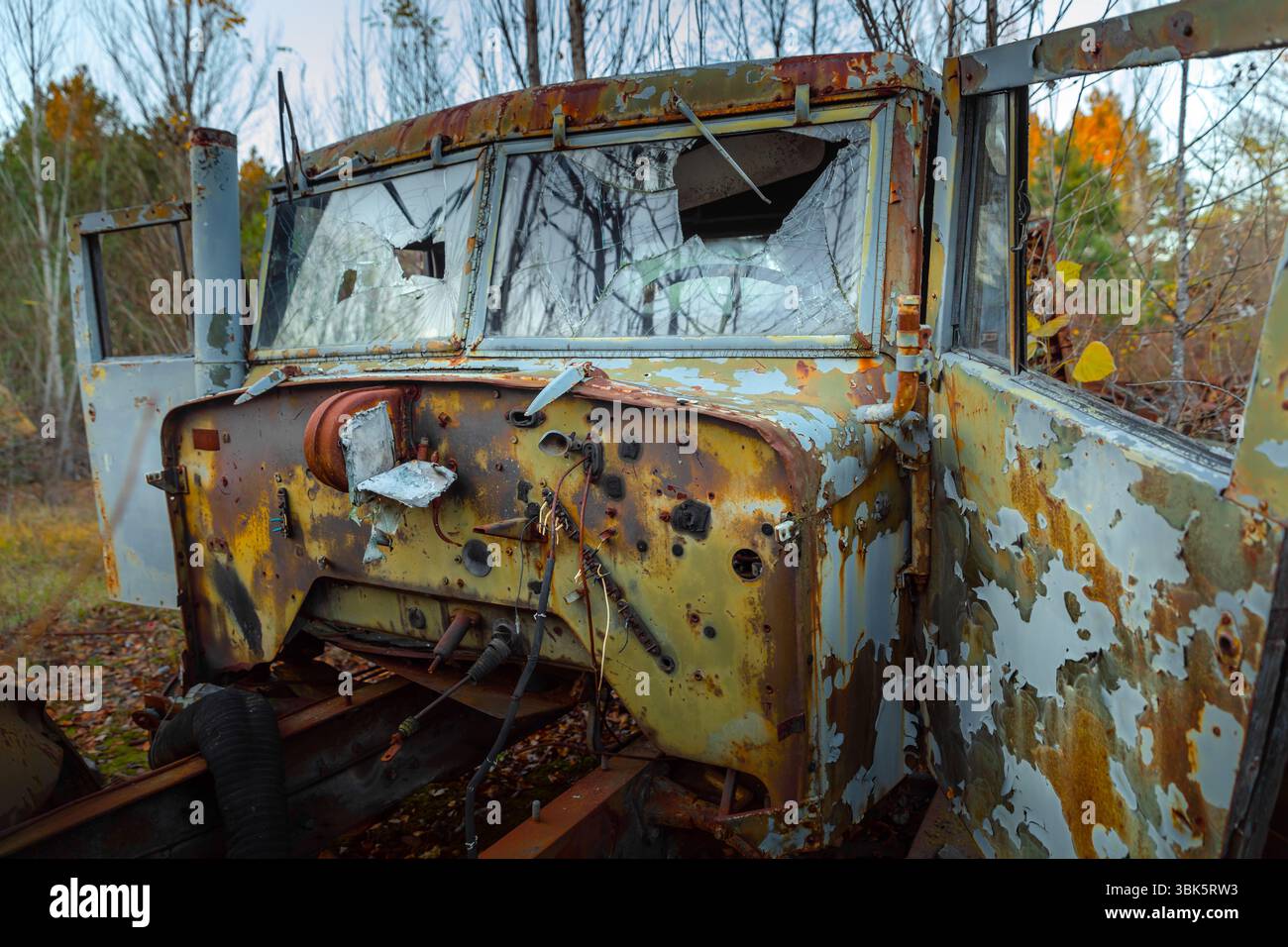 Truck left hi-res stock photography and images - Alamy