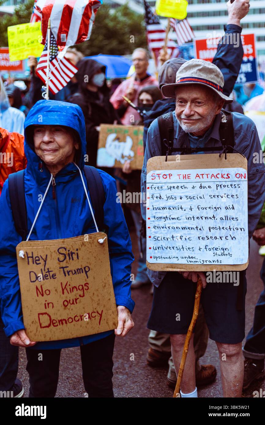 Ant trump protest signs hi-res stock photography and images - Alamy