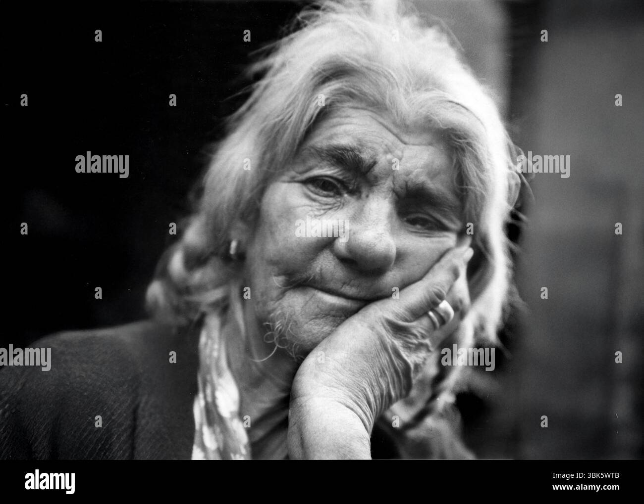 Gypsy woman Sarah Locke in 1964 she died in 1984 aged 104 Stock Photo ...