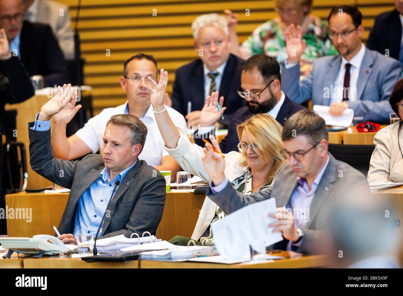Erfurt , 180625 , Plenum Landtag Thüringen im Bild: Andreas Bühl und ...