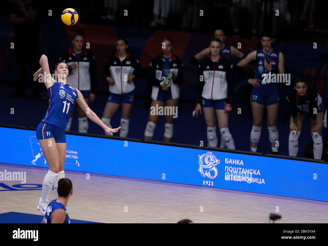 Belgrade, Serbia. 18th Jun, 2025. Hena Kurtagic of Serbia serves as her ...