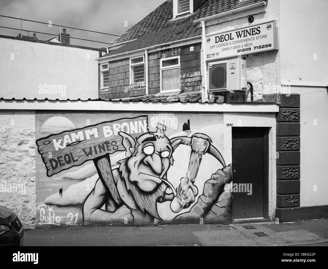 Graffiti on houses in Black and White Stock Photos & Images - Alamy