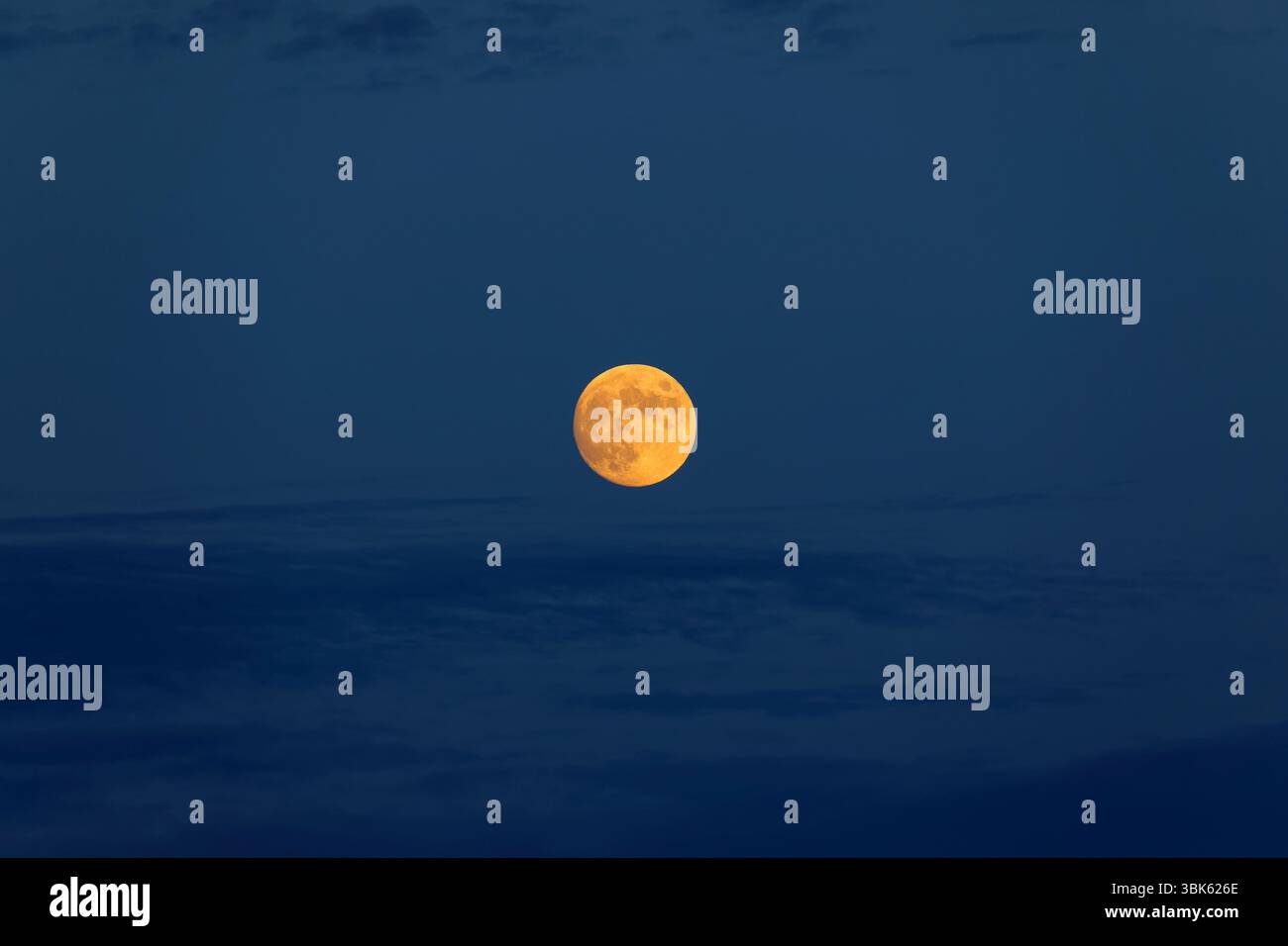 Moon on sky night hi-res stock photography and images - Alamy