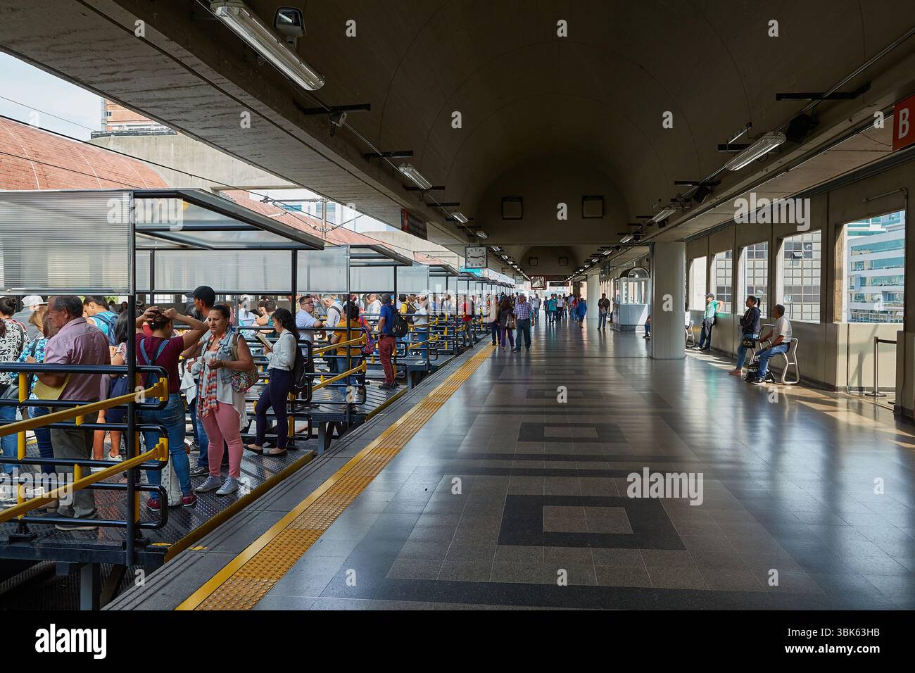 Crowd people waiting metro hi-res stock photography and images - Alamy