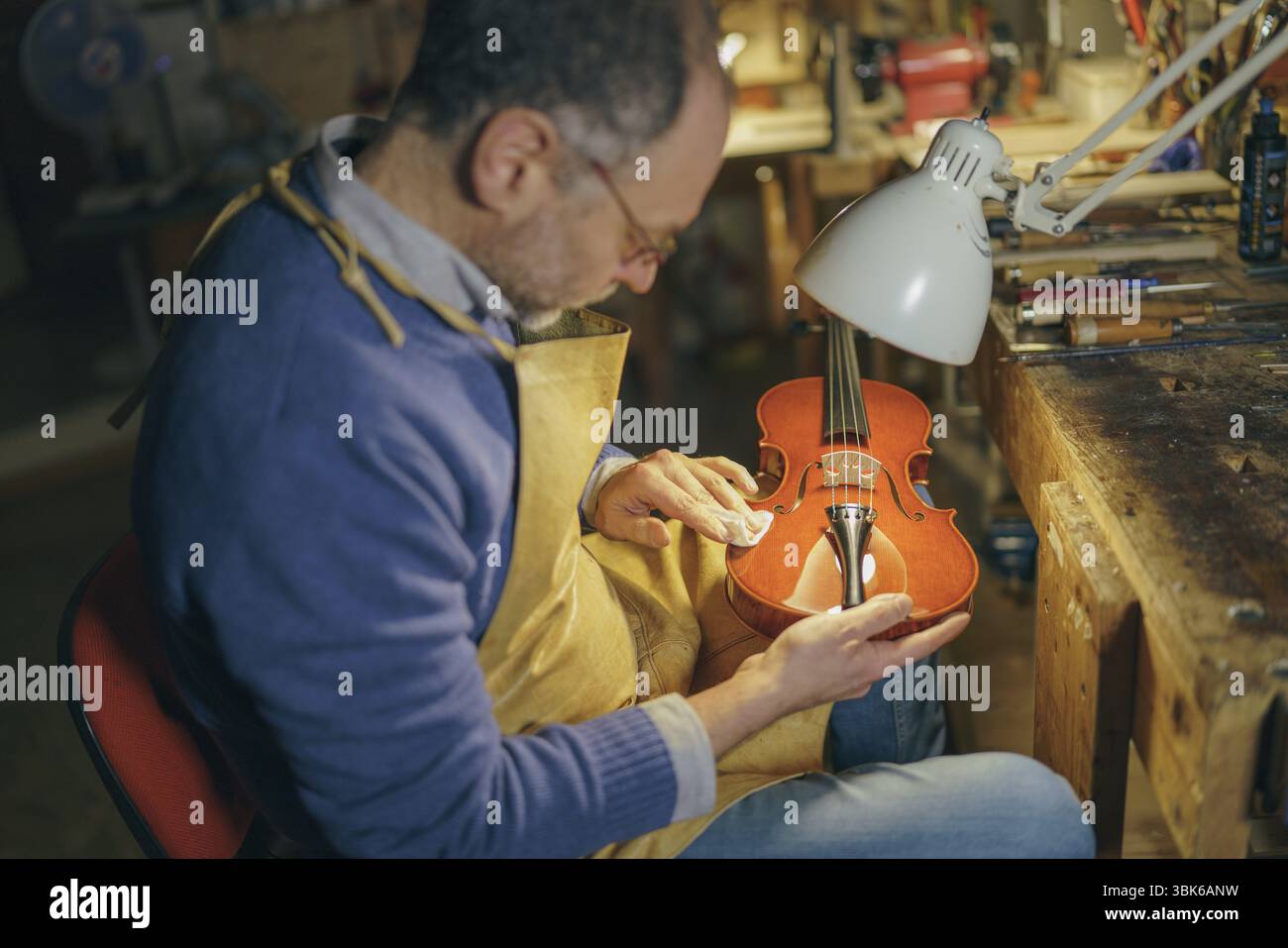 Violin work maker wood hi-res stock photography and images - Alamy