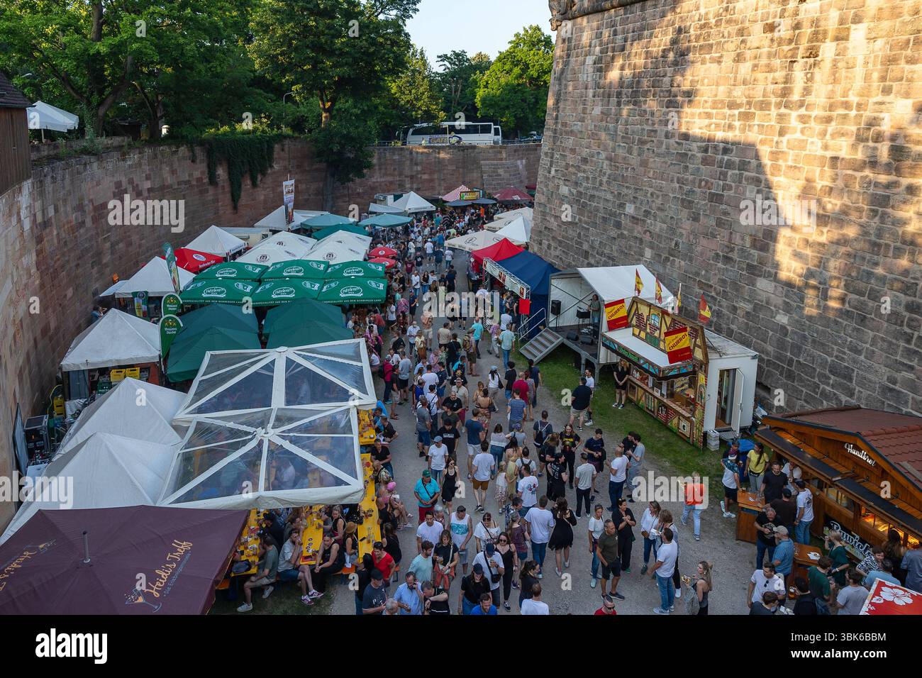 Fränkisches Bierfest 2025 im Burgraben, Nürnberg, 18.06.2025 Beim ...