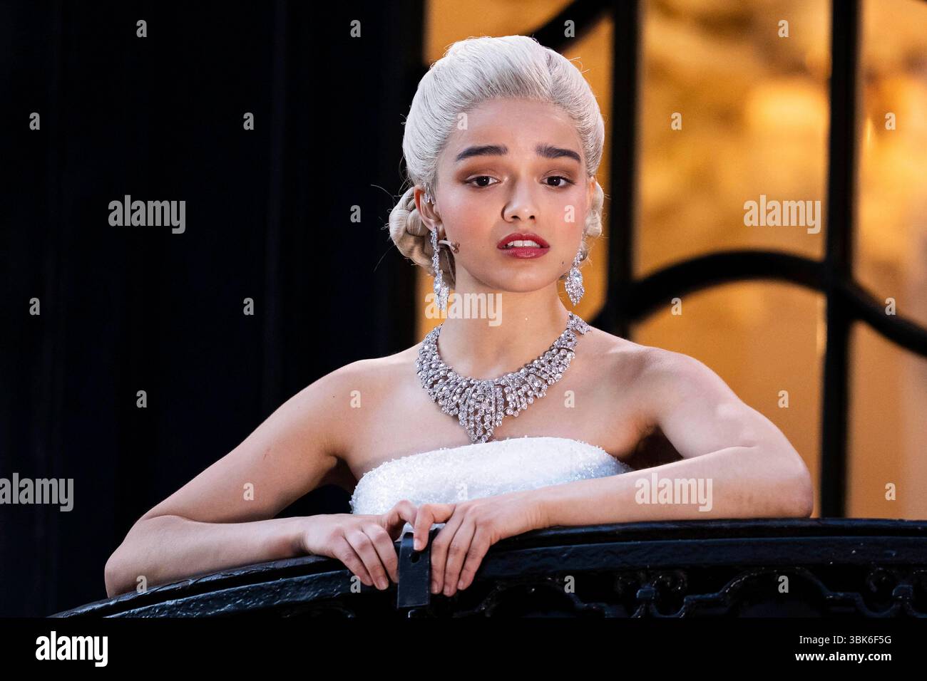 Rachel Zegler performs the song 'Don't Cry For Me Argentina' from The ...