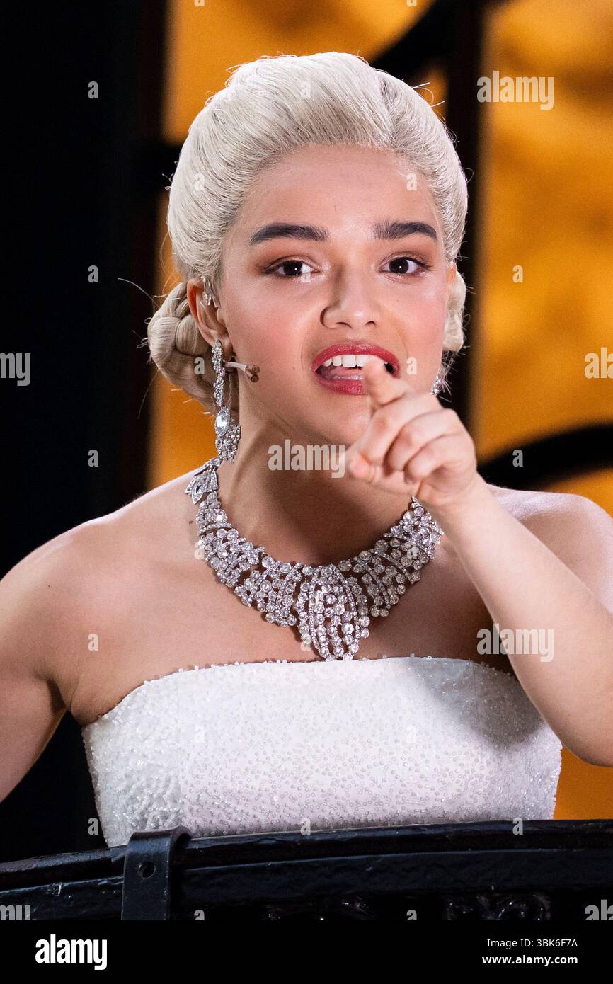 Rachel Zegler performs the song 'Don't Cry For Me Argentina' from The ...