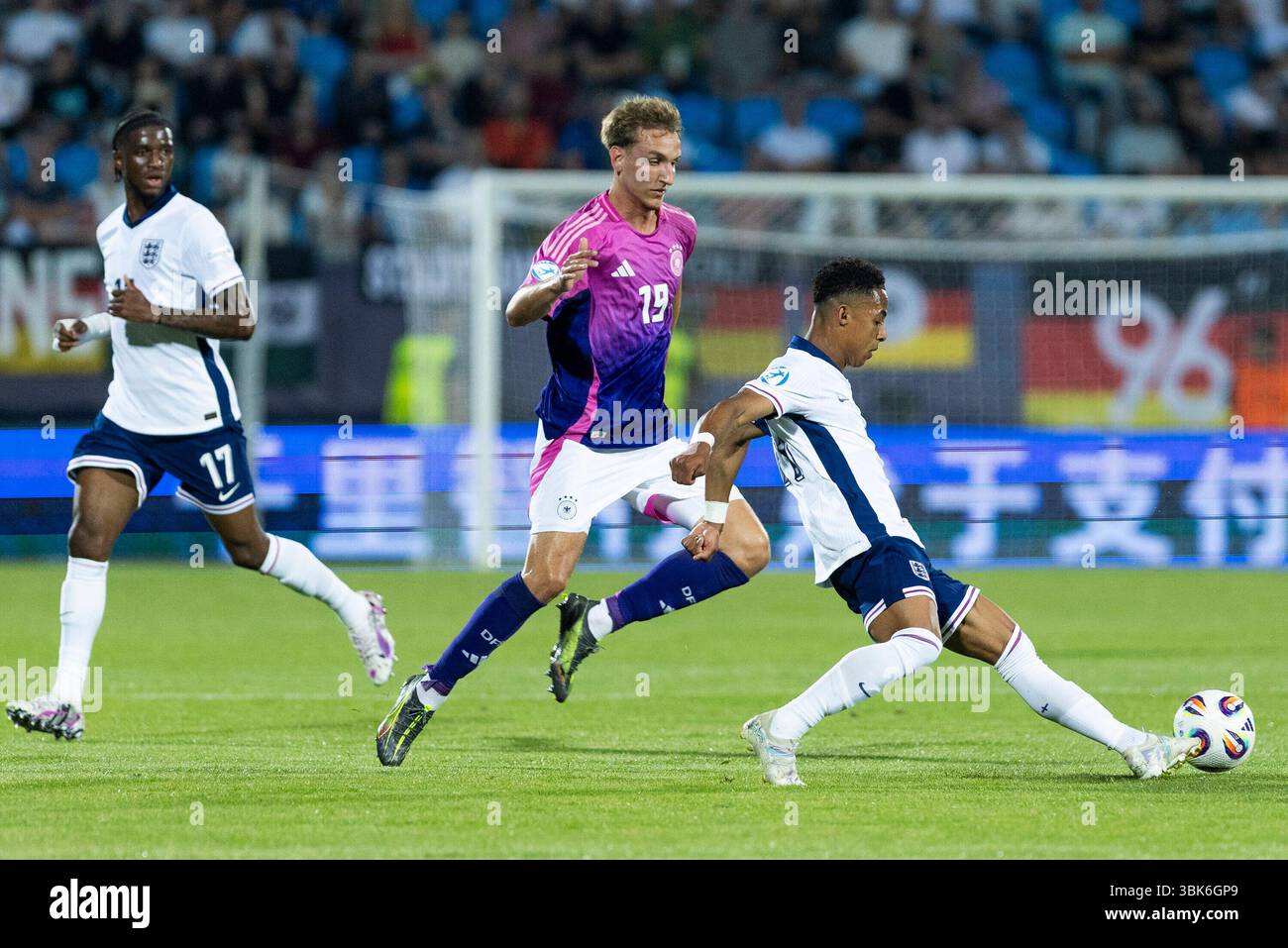 Nelson Weiper (Deutschland, 19), Samuel Iling-Junior (England, 17 ...