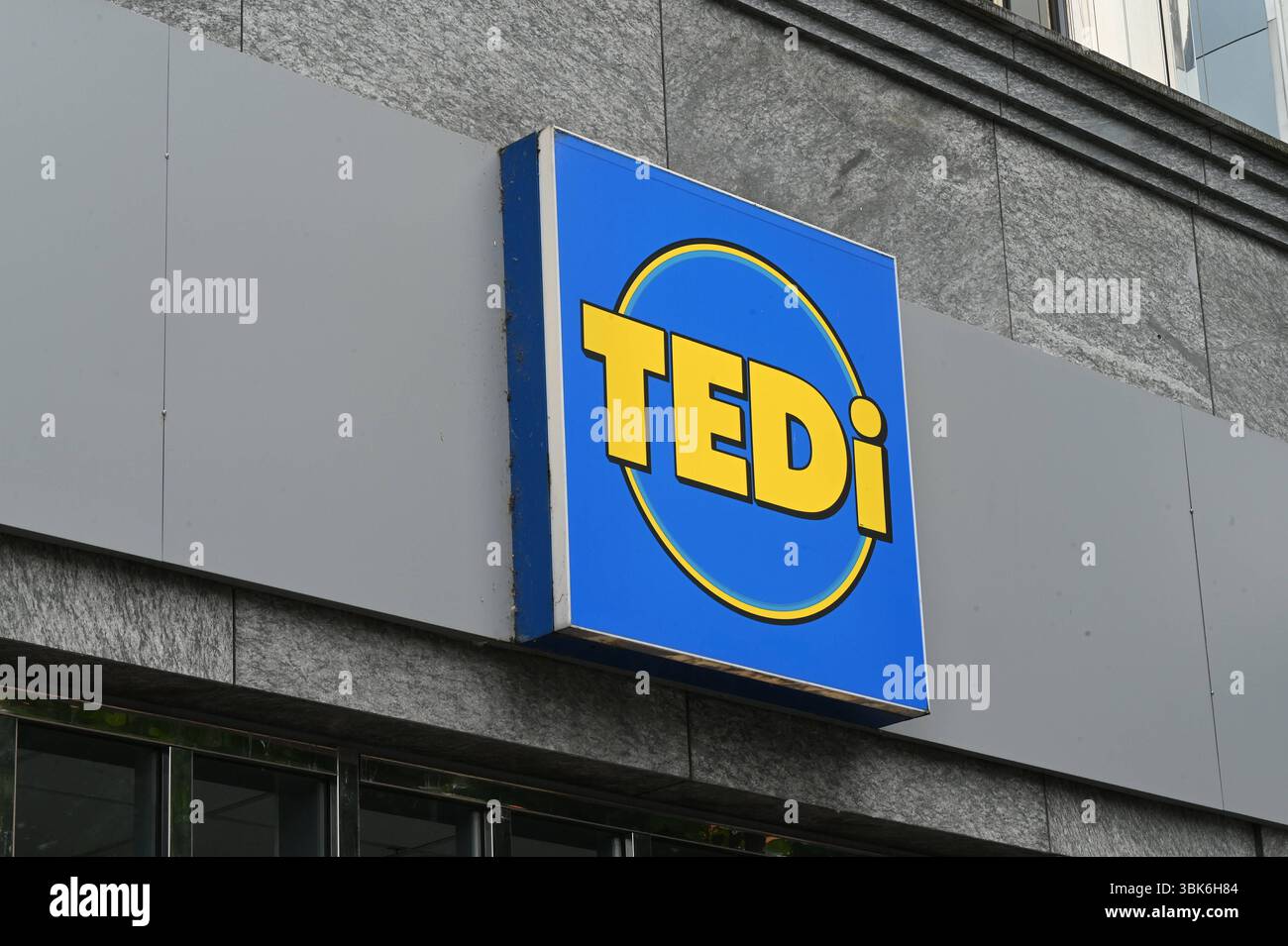 Logo, Schriftzug von TEDI, als Abkürzung für Top Euro Discount ein ...