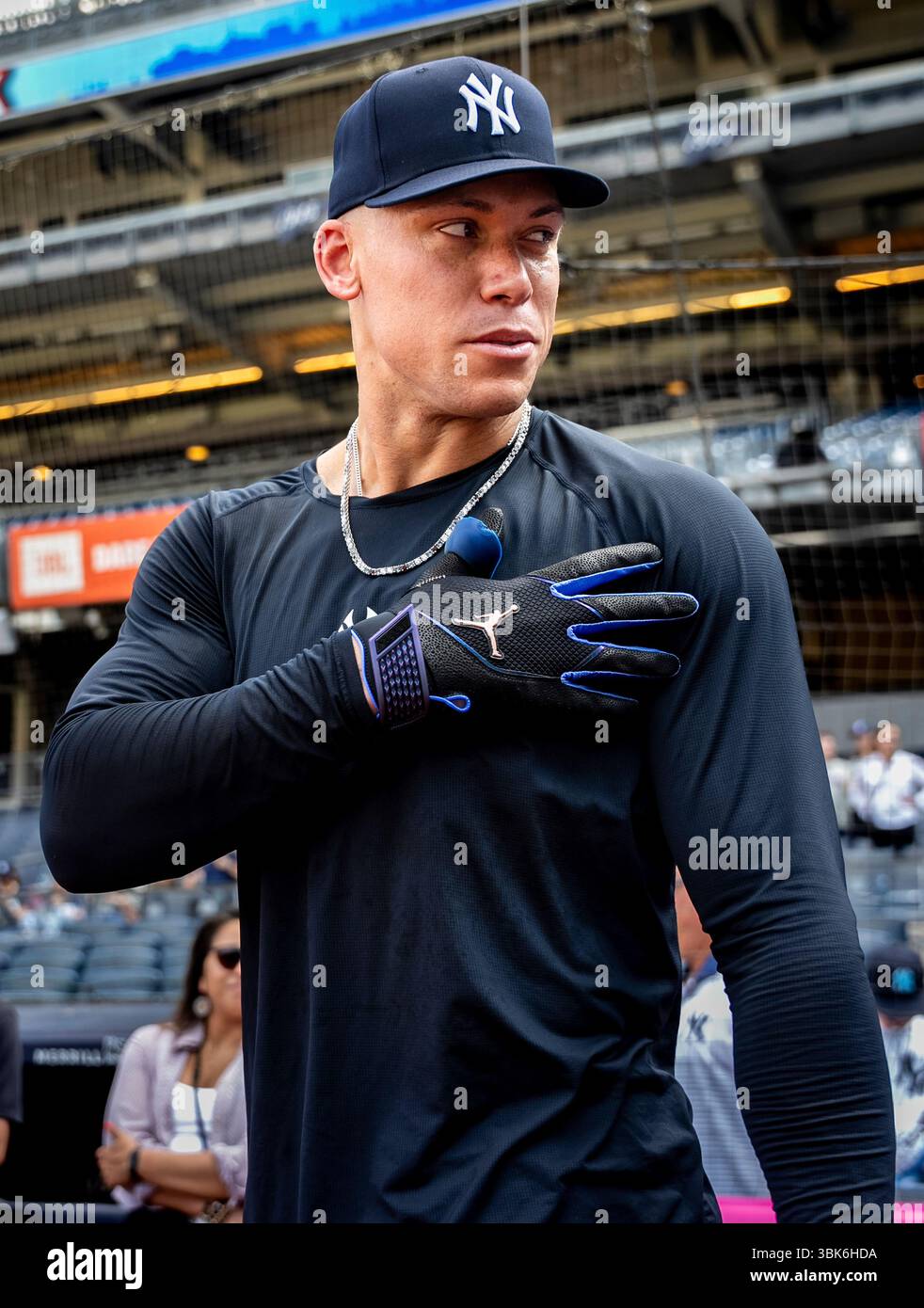 New York Yankees outfielder Aaron Judge (99) greets fans before a ...