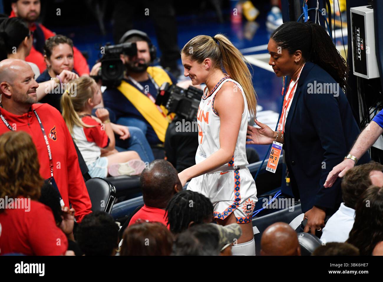 INDIANAPOLIS, IN - JUNE 17: Connecticut Sun guard Jacy Sheldon (4 ...