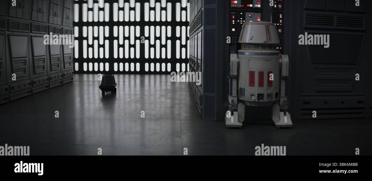 The Mandalorian (2019 - Season 3) A mouse droid and R5-D4 *Filmstill ...