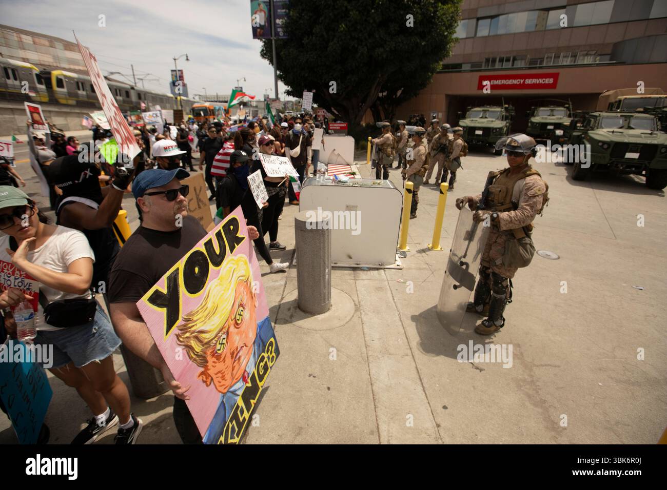 Los Angeles, California, USA - June 14, 2025: US Marine soldiers ...