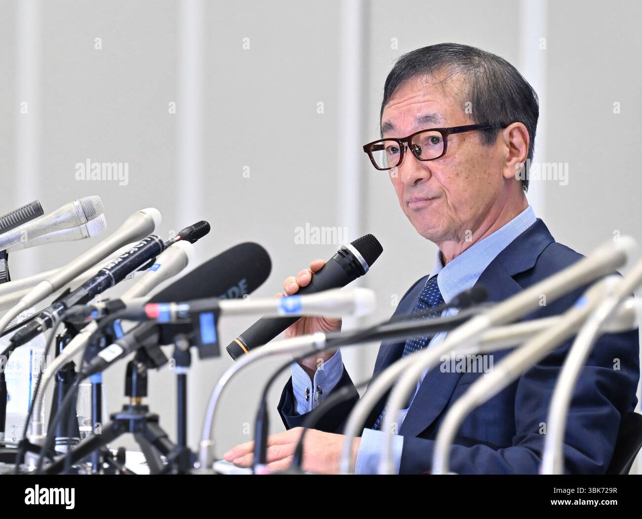 Eiji HASHIMOTO, CEO of Nippon Steel Corporation, answers a question ...