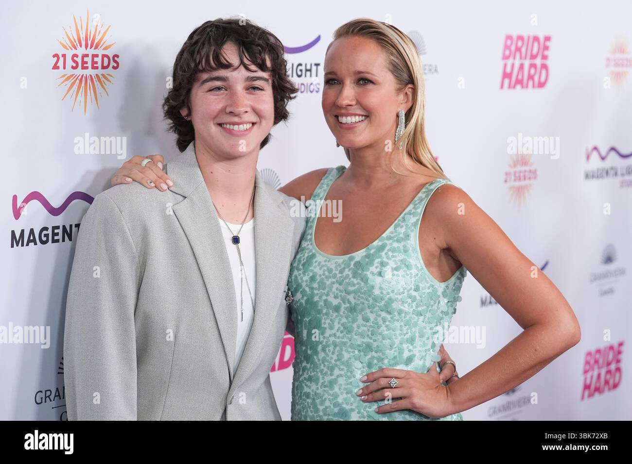 Jade Whipkey, left, and Anna Camp arrive at the premiere of "Bride Hard ...