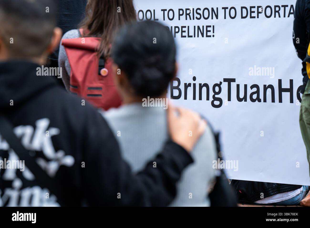 Seattle, USA. 18th Jun 2025. Just after 6:00pm around 150 protestors ...