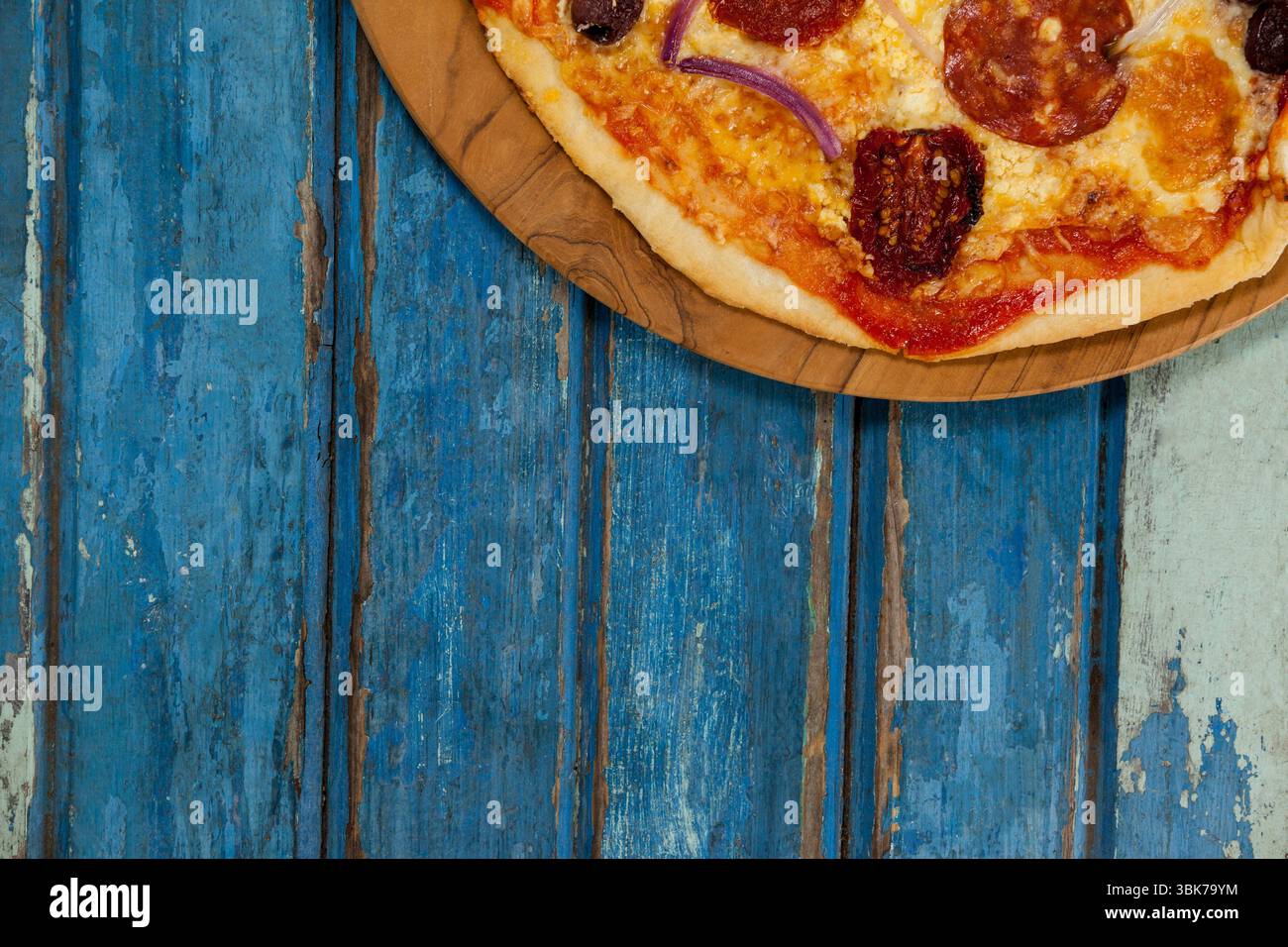 Wooden pizza table hi-res stock photography and images - Alamy