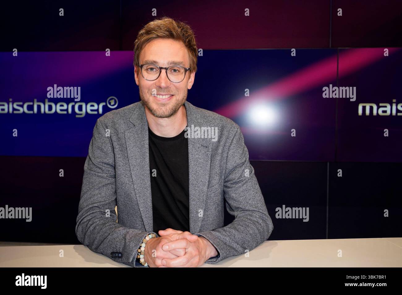 Veit Medick in der ARD-Talkshow maischberger im Studio Berlin Adlershof ...