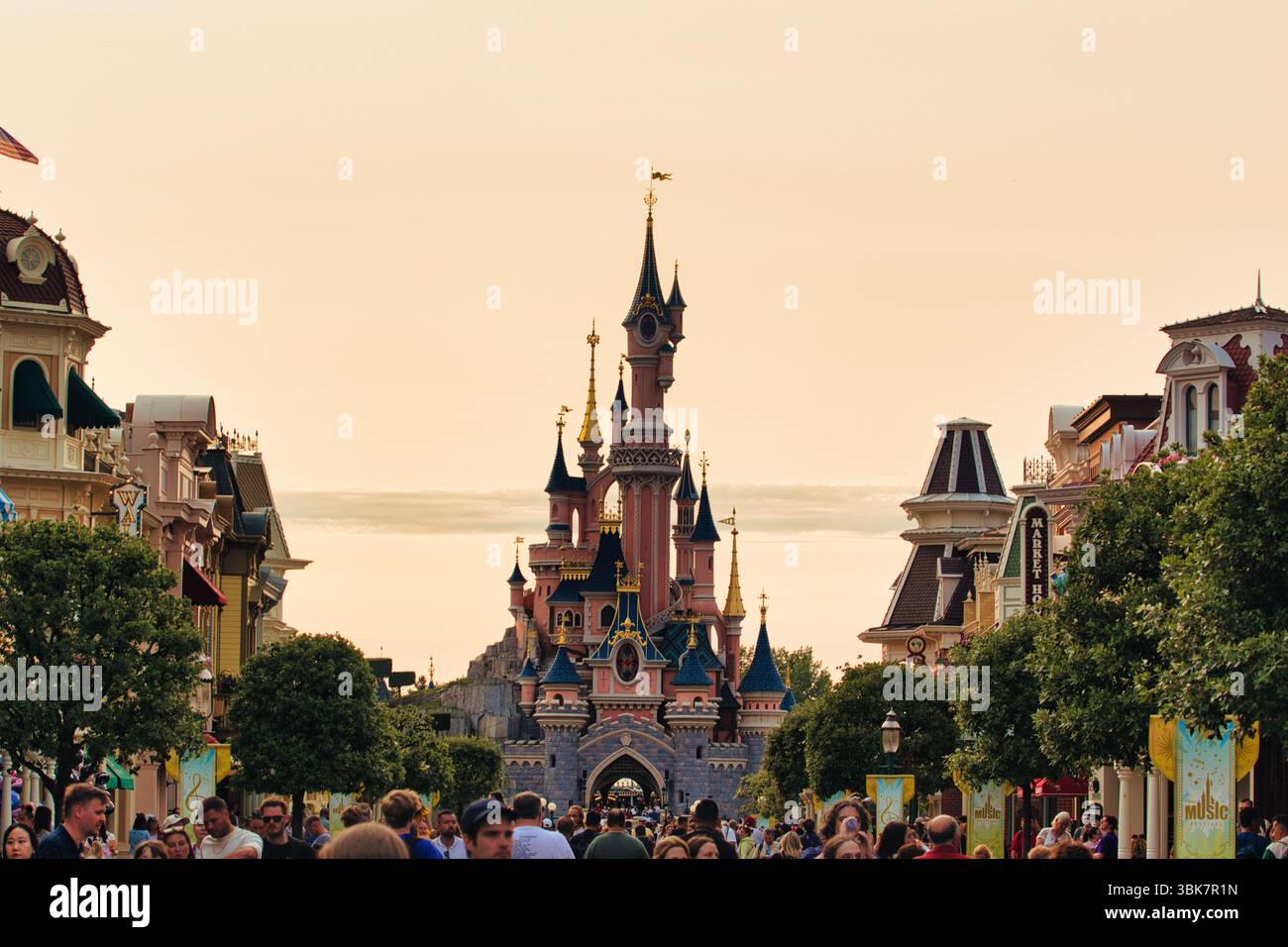 Crowd in front of Sleeping Beauty Castle at Disneyland Paris, with ...