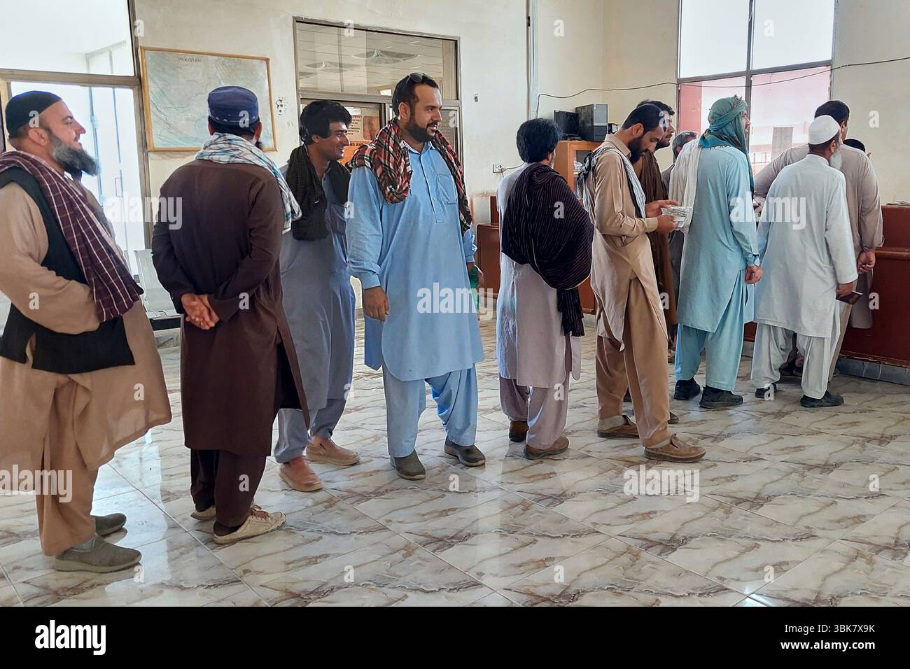 Pakistanis, who were stuck in Iran due to Israeli strikes on Iran, wait ...