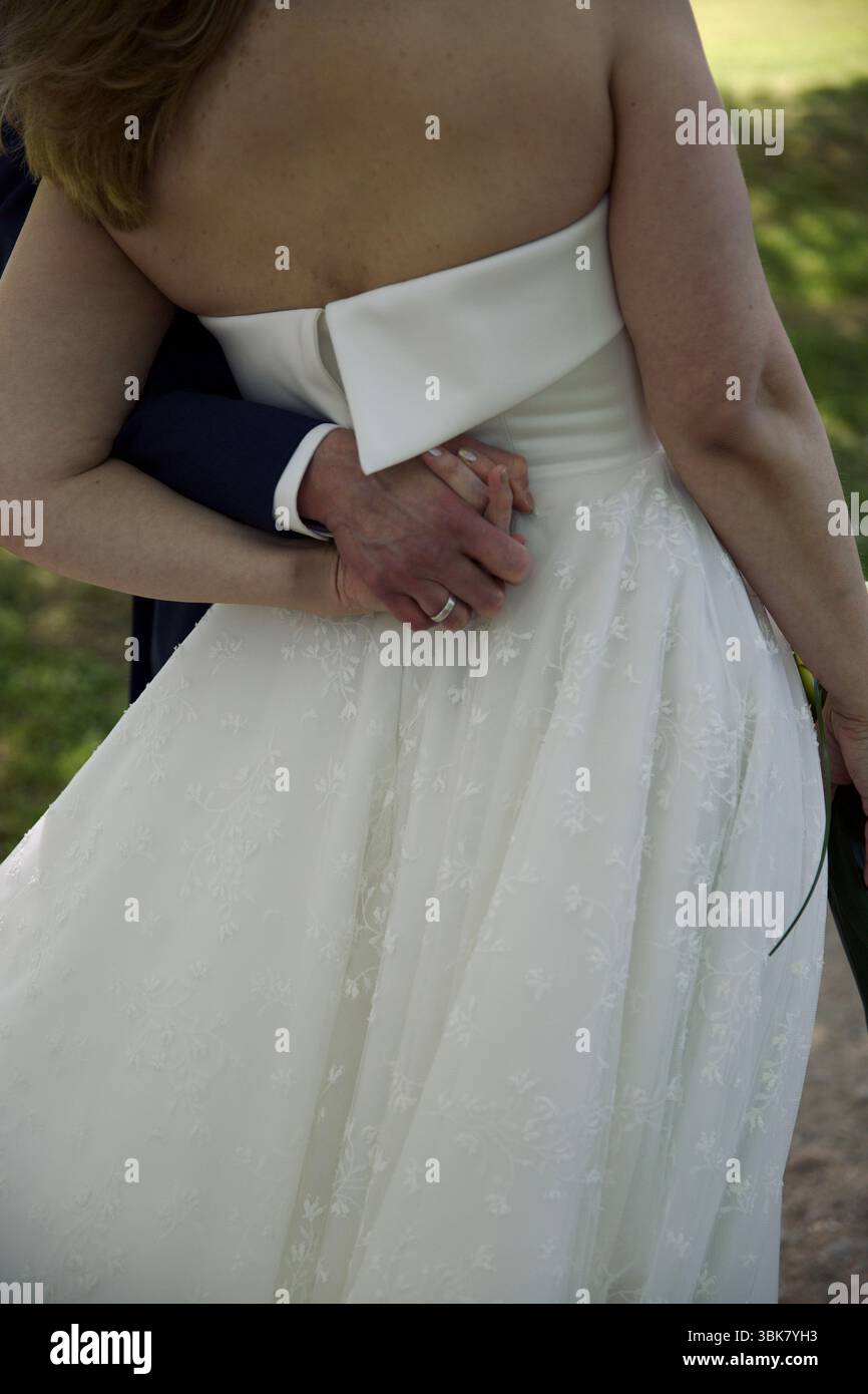 Back view female hands hi-res stock photography and images - Alamy